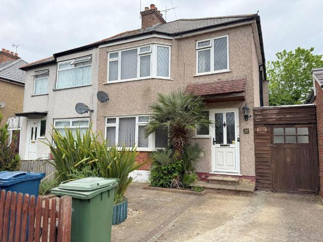 3 bedroom semi detached house to rent