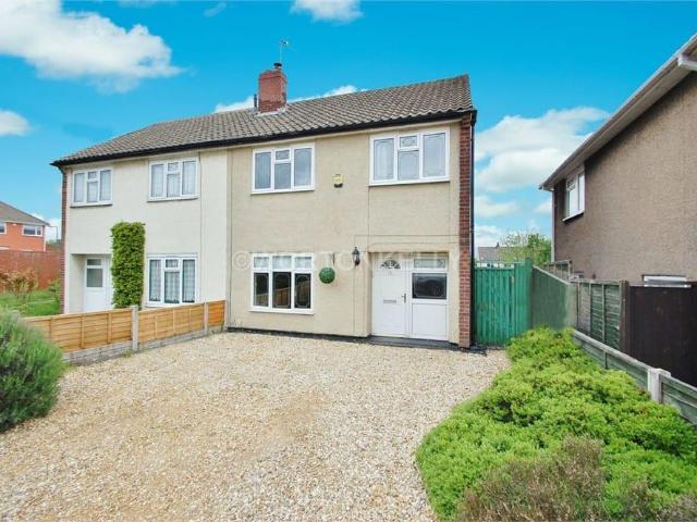 3 bedroom semi detached house to rent