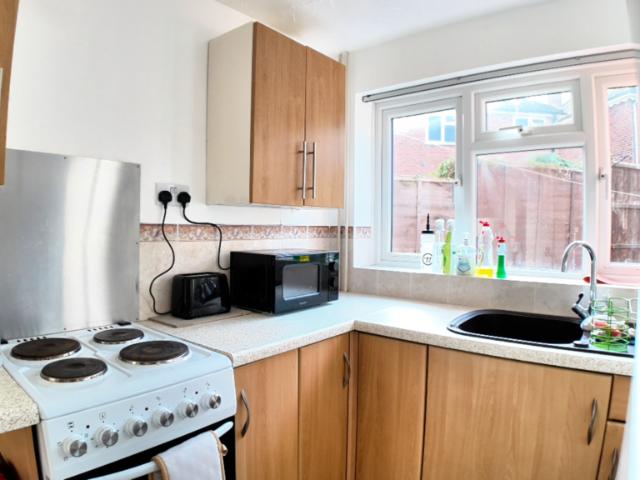 3 bedroom semi detached house to rent