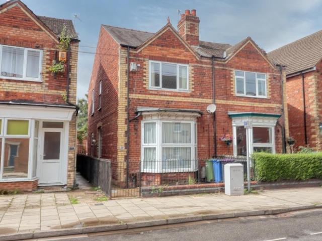 3 bedroom semi detached house to rent