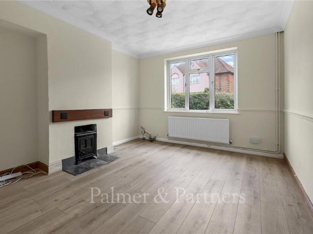 3 bedroom semi detached house to rent