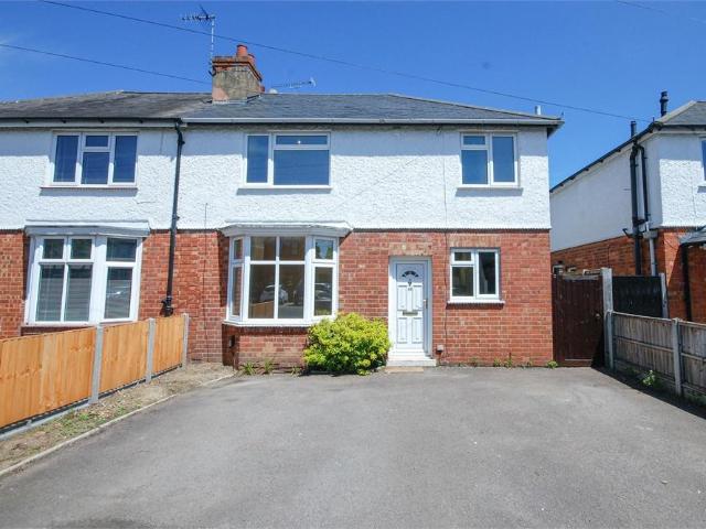 3 bedroom semi detached house to rent