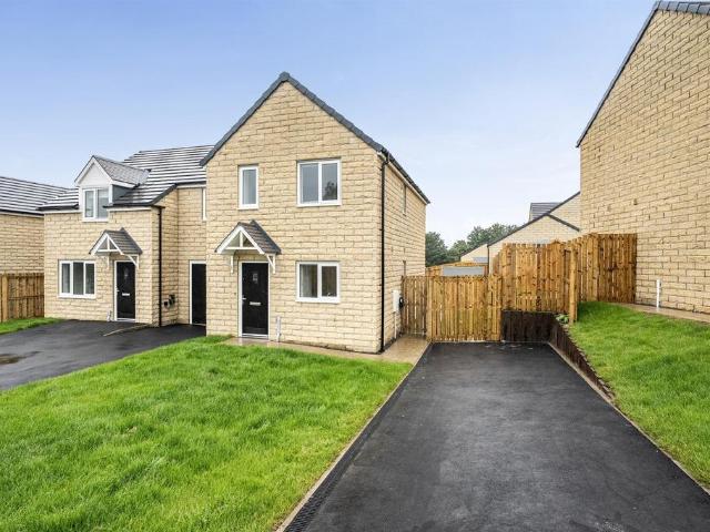3 bedroom semi detached house to rent