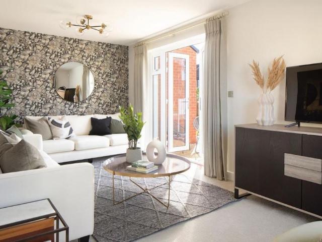 3 bedroom semi detached house to rent