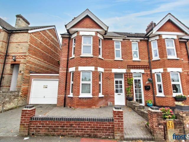 3 bedroom semi detached house to rent