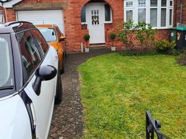 3 bedroom semi detached house to rent