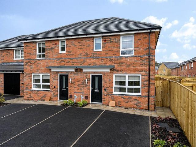 3 bedroom semi detached house to rent