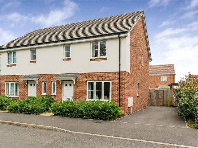 3 bedroom semi detached house to rent