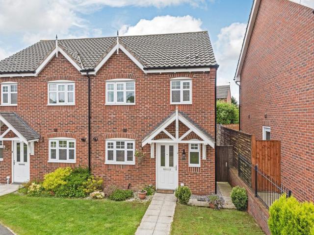 3 bedroom semi detached house to rent