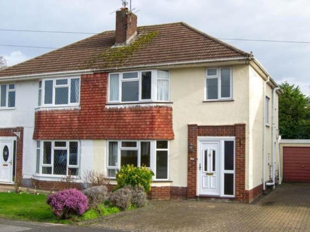 3 bedroom semi detached house to rent