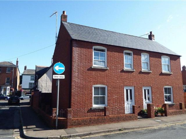 3 bedroom semi detached house to rent