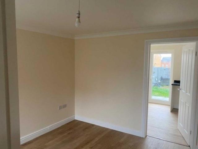 3 bedroom semi detached house to rent