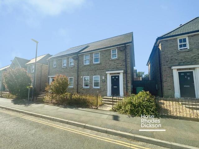 3 bedroom semi detached house to rent