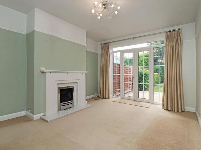 3 bedroom semi detached house to rent