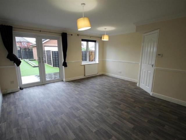 3 bedroom semi detached house to rent