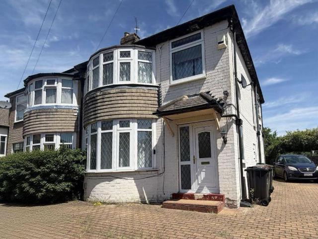 3 bedroom semi detached house to rent