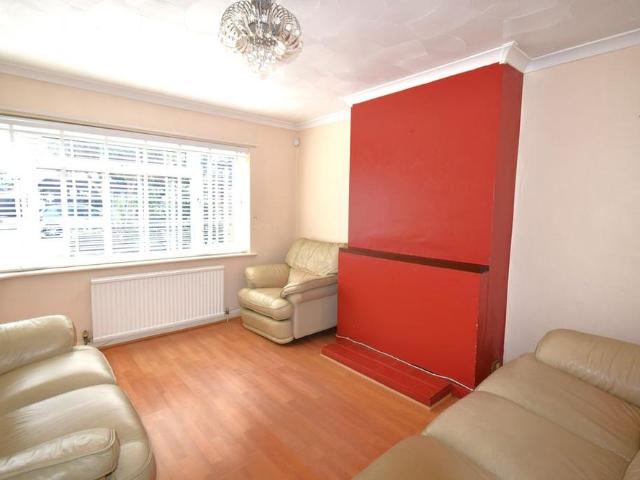 3 bedroom semi detached house to rent