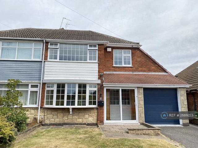 3 bedroom semi detached house to rent