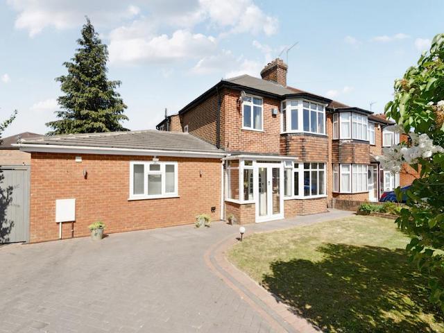 3 bedroom semi detached house to rent