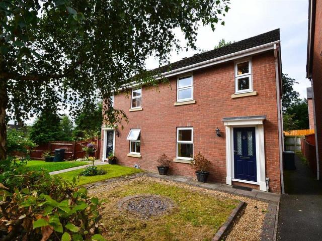 3 bedroom semi detached house to rent