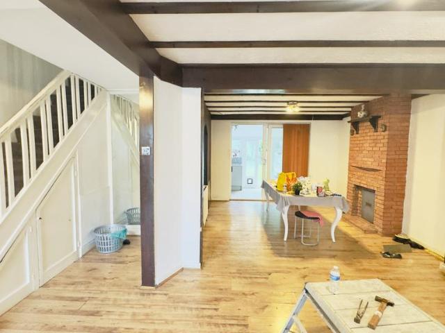 3 bedroom semi detached house to rent