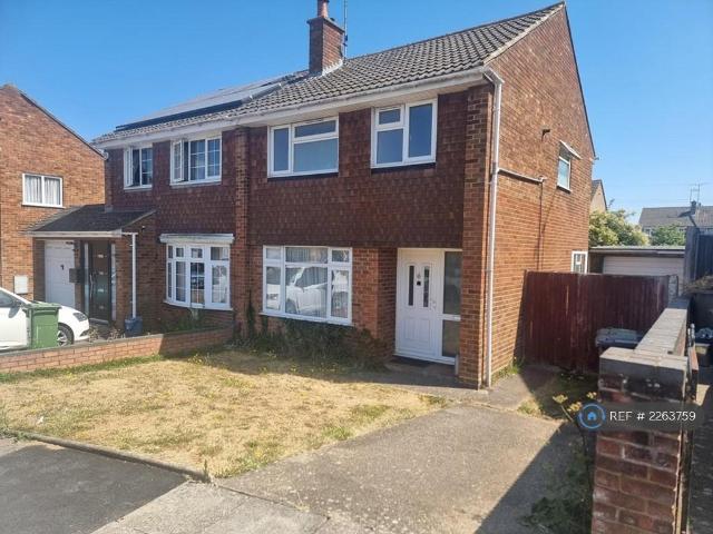 3 bedroom semi detached house to rent