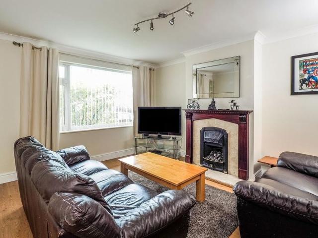 3 bedroom semi detached house to rent