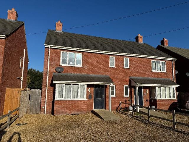 3 bedroom semi detached house to rent