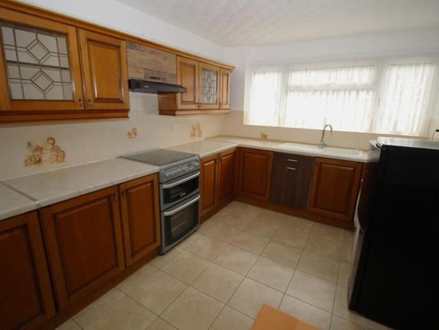 3 bedroom semi detached house to rent