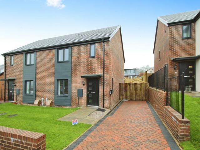 3 bedroom semi detached house to rent