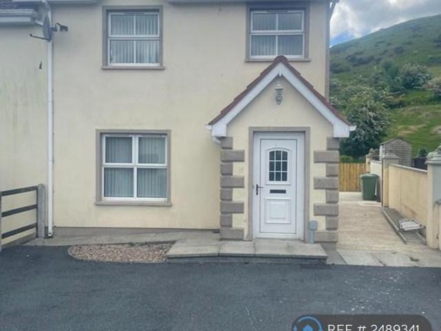 3 bedroom semi detached house to rent