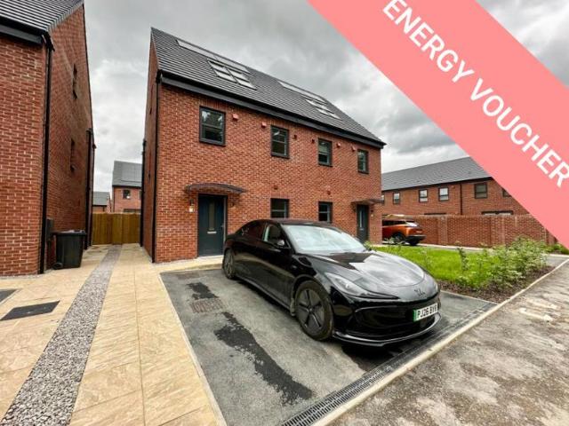 3 bedroom semi detached house to rent