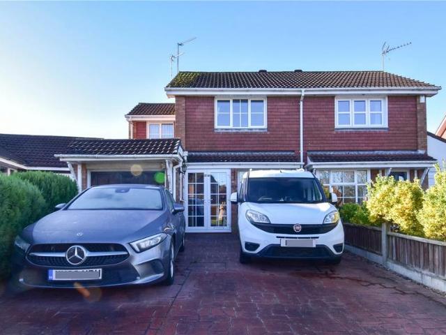 3 bedroom semi detached house to rent