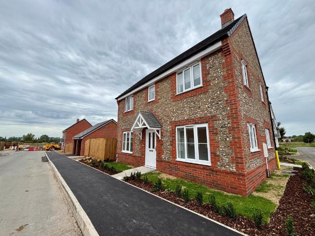 3 bedroom semi detached house to rent