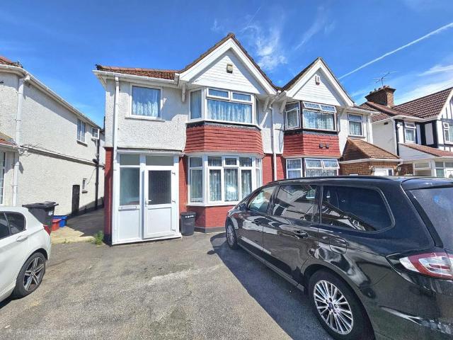 3 bedroom semi detached house to rent