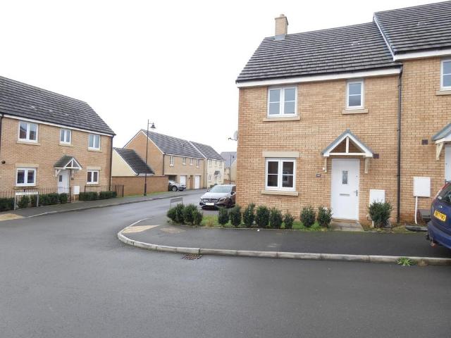 3 bedroom semi detached house to rent