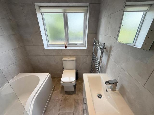 3 bedroom semi detached house to rent