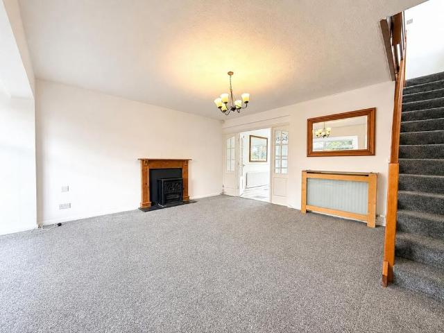 3 bedroom semi detached house to rent