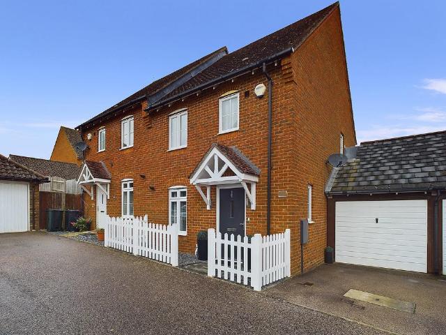 3 bedroom semi detached house to rent