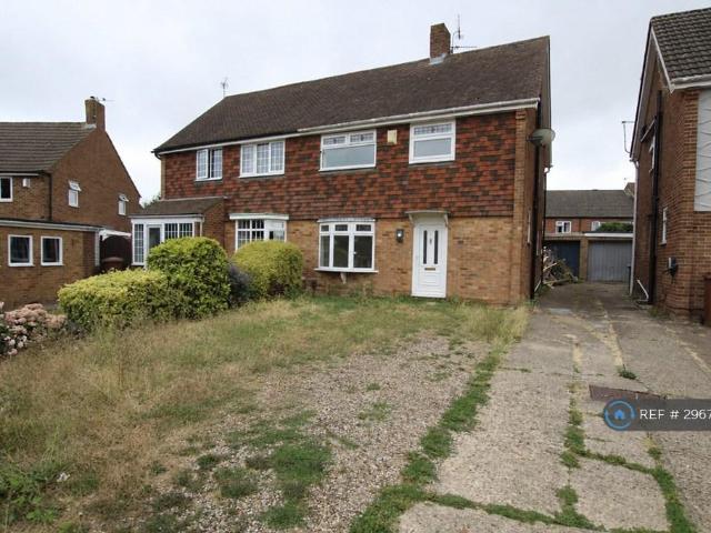 3 bedroom semi detached house to rent