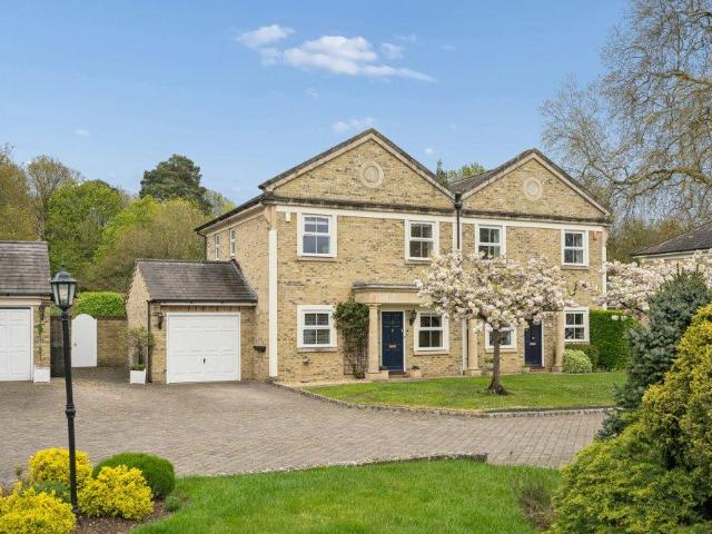 3 bedroom semi detached house to rent