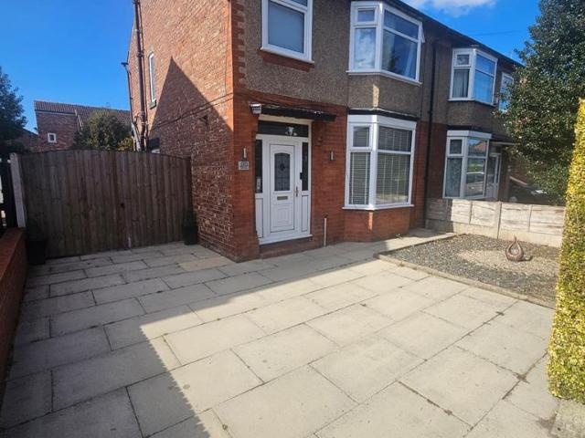 3 bedroom semi detached house to rent