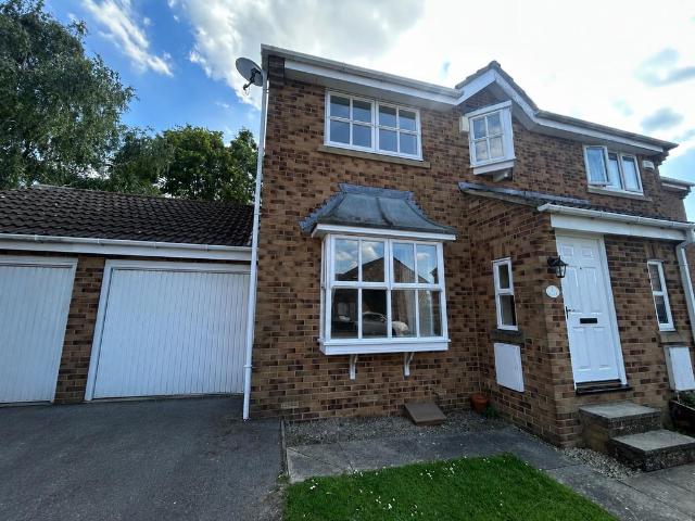 3 bedroom semi detached house to rent