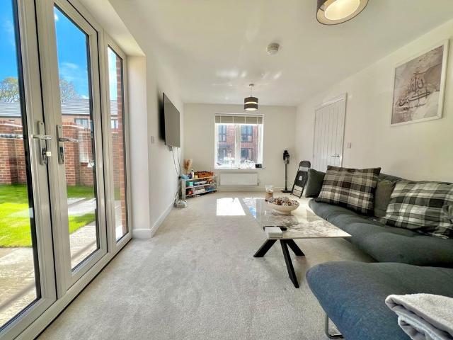 3 bedroom semi detached house to rent
