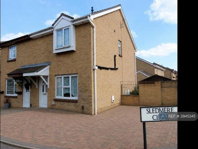 3 bedroom semi detached house to rent