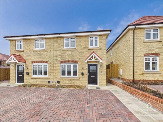 3 bedroom semi detached house to rent