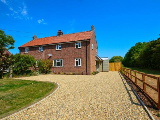 3 bedroom semi detached house to rent