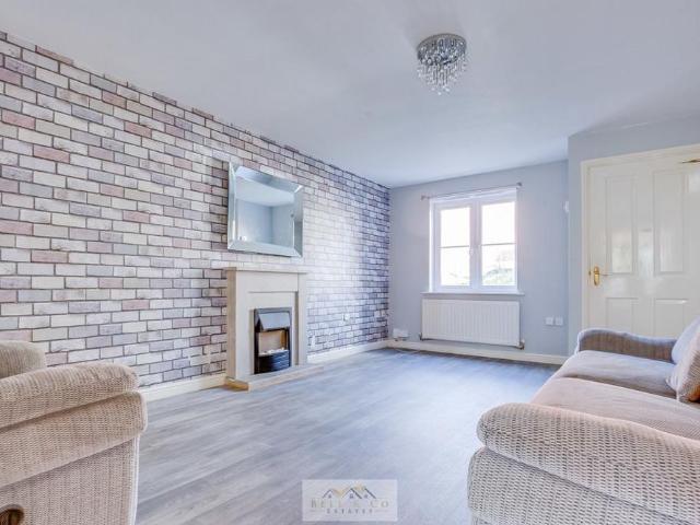 3 bedroom semi detached house to rent