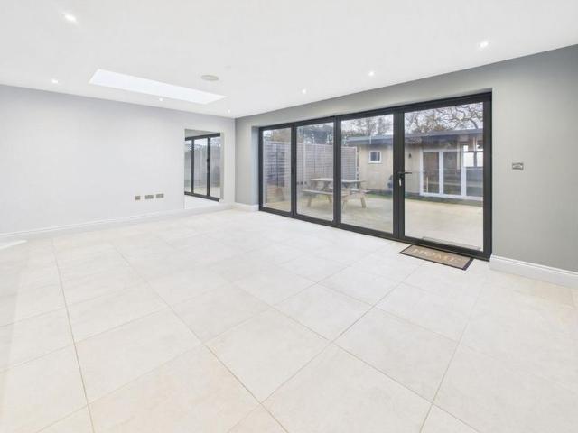 3 bedroom semi detached house to rent