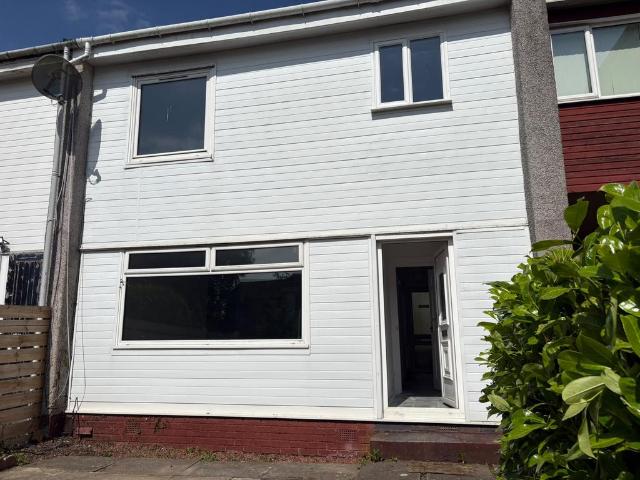 3 bedroom semi detached house to rent